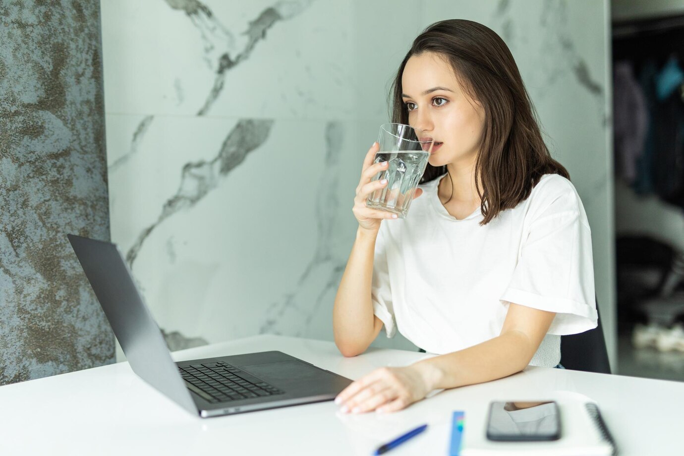 App To Remind You To Drink Water: A Simple Solution For Daily Hydration ...